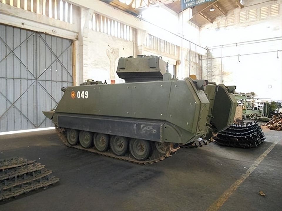 Vietnam's upgraded M113 armored delivery vehicle - iNEWS