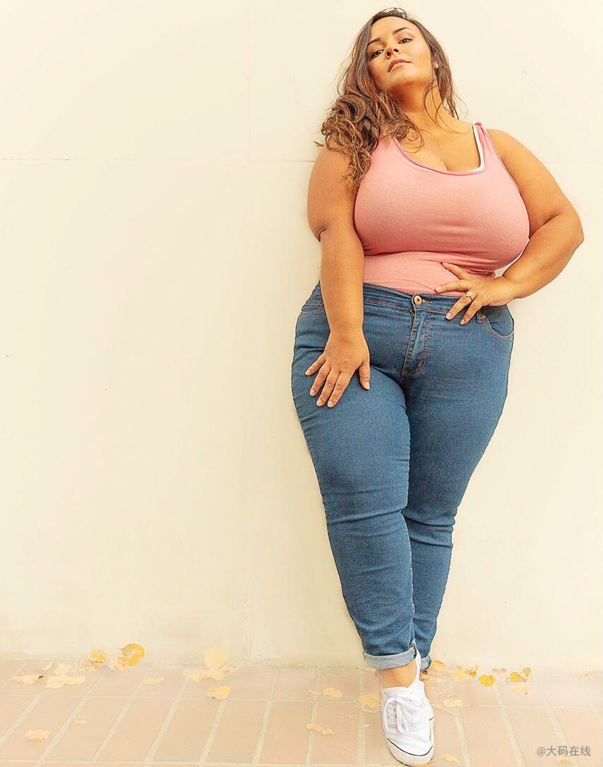 American Plus Size Model Nicole Denise Johansson (Nicole Denise ...