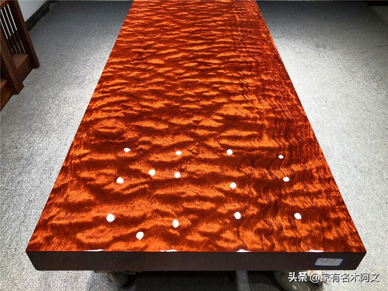 The size is not large, the appearance is still the best all-square ...