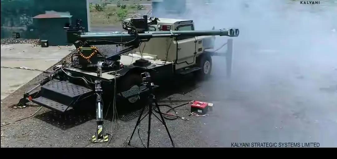 The U.S. Army has developed a light-weight vehicle-mounted howitzer ...