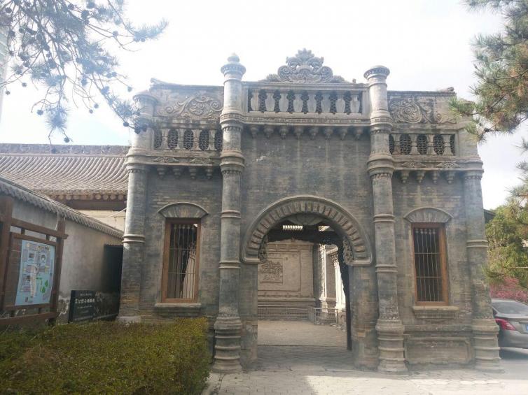 What are the interesting attractions and must-try food in Linxia? - iNEWS