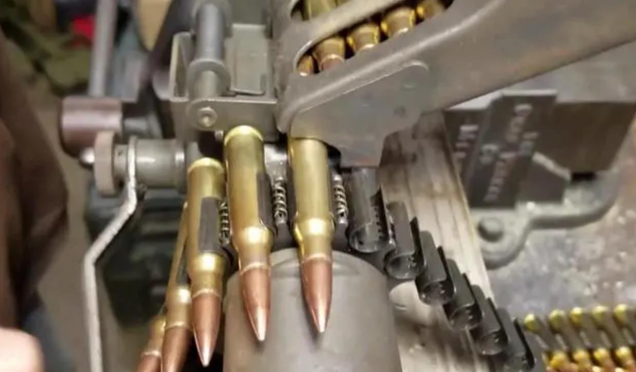 The development history of machine gun belts and the equipment design ...