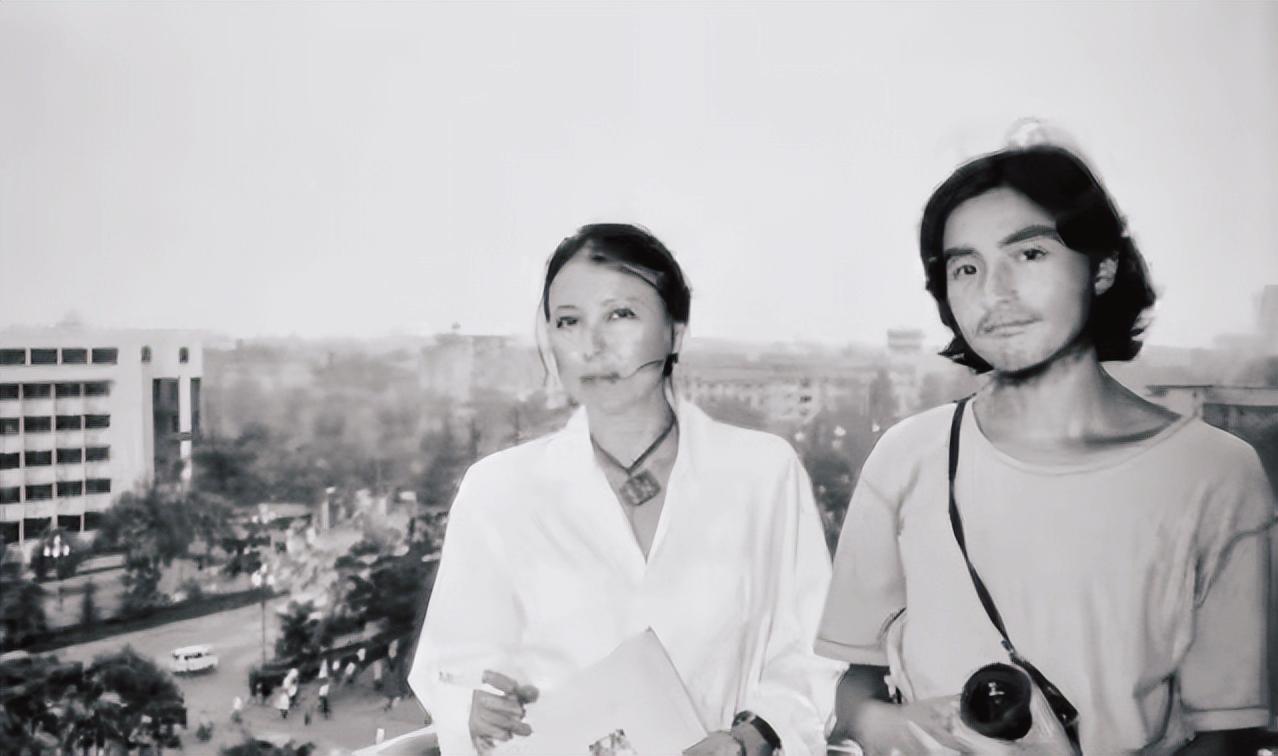 Sanmao met Wang Luobin for the second time: "buy me a suite", after ...