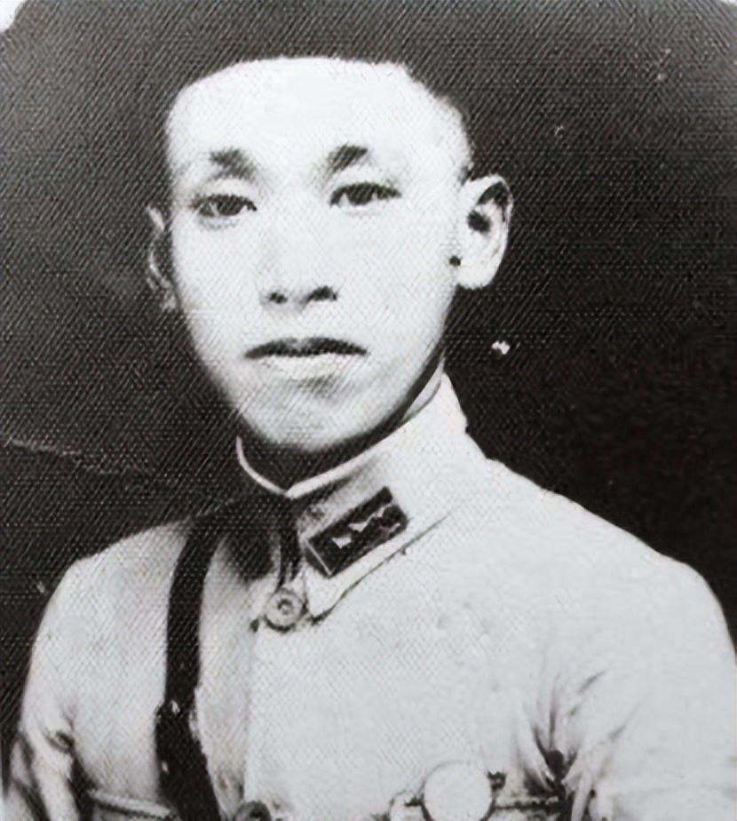 The Sichuan Army's Yang Sen unit successfully set up an ambush and shot ...