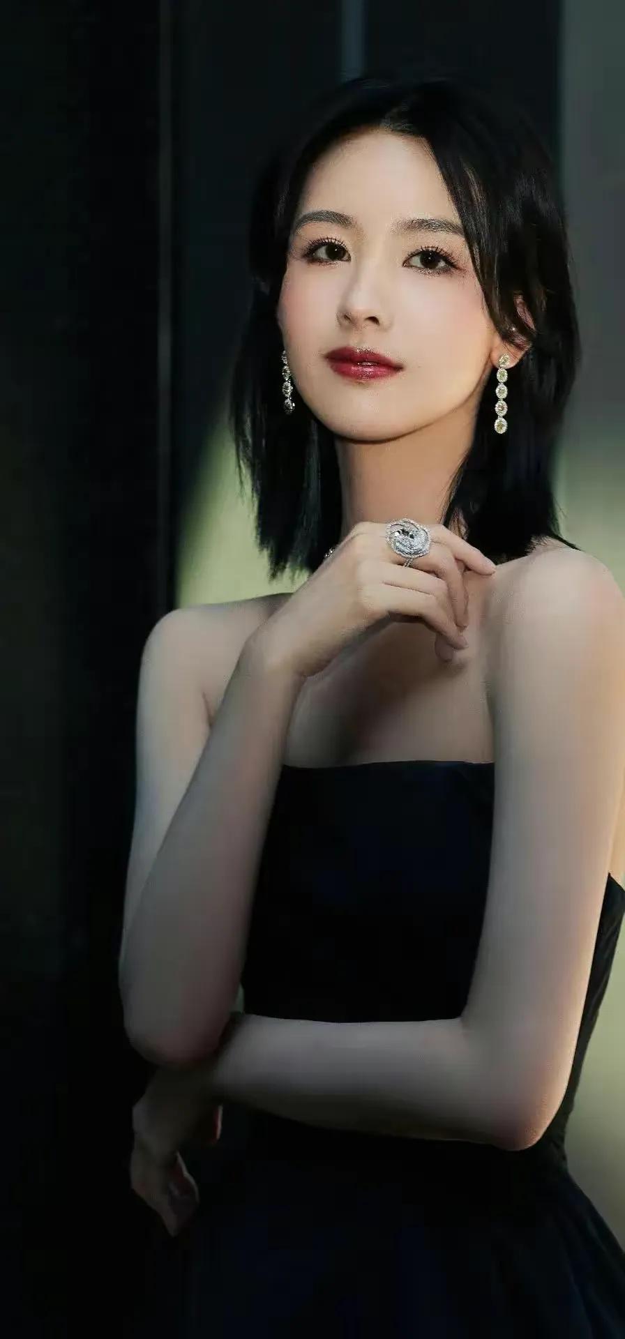 Mobile wallpaper beautiful picture - Chen Duling 823 issue - iMedia