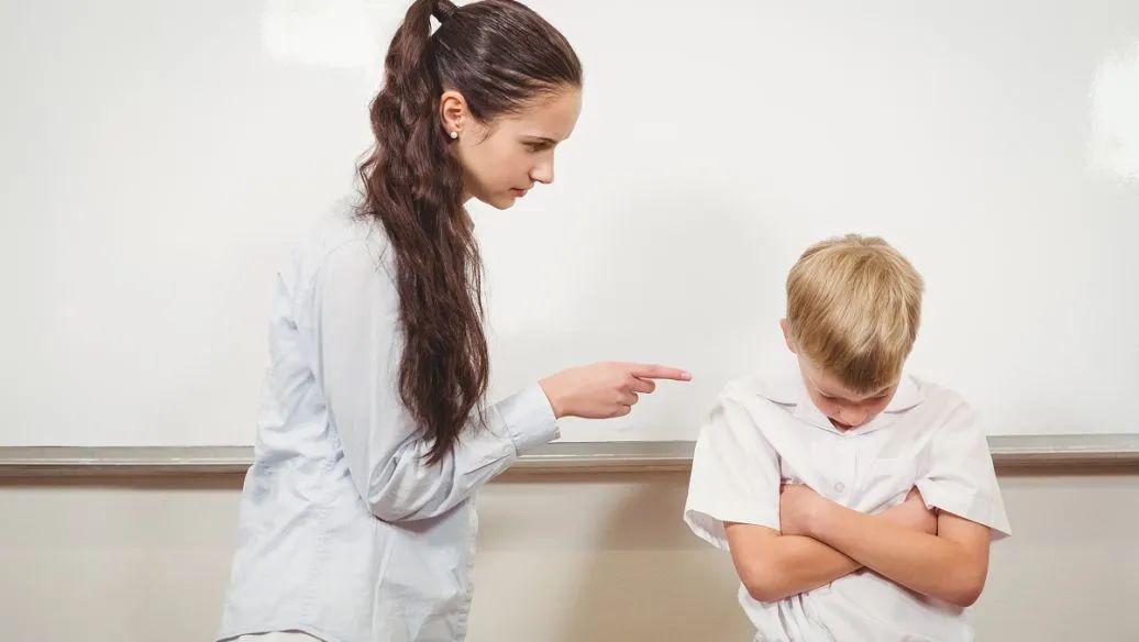 What are the signs that your child hates going to school? Parents ...