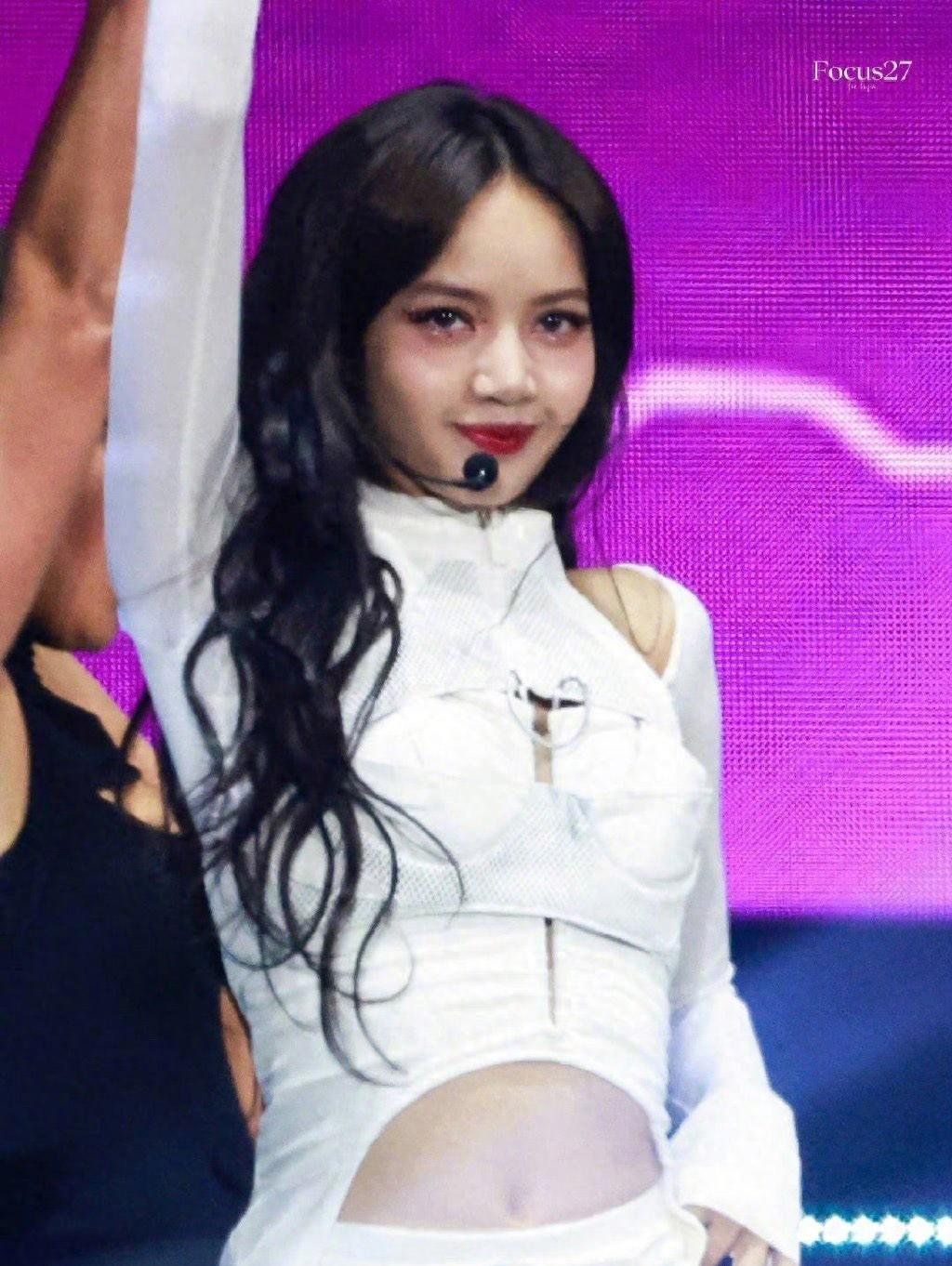 Lisa is in love with the son of the world's richest man? Suspected love ...