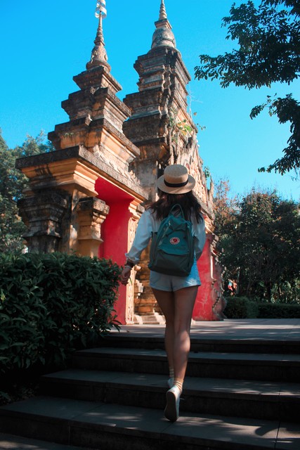 Sakyamuni: Subhuti, it is a natural thing to practice like a person ...