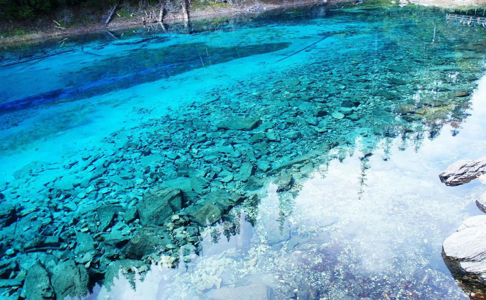 Jiuzhaigou Colorful Pool - iMedia