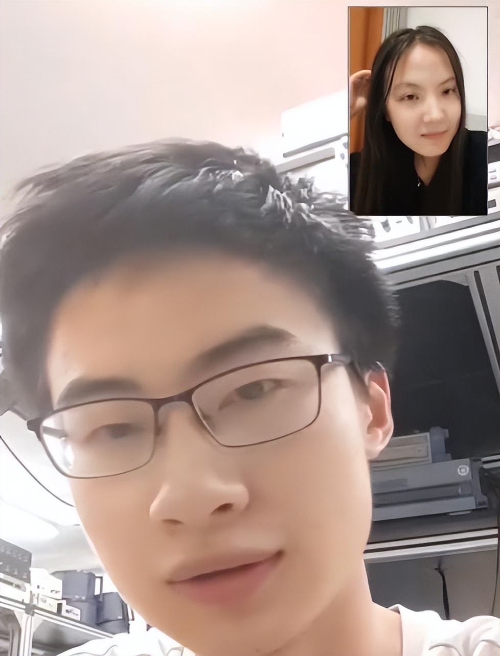 Pang Zhongwang's latest appearance: showing up with his girlfriend ...