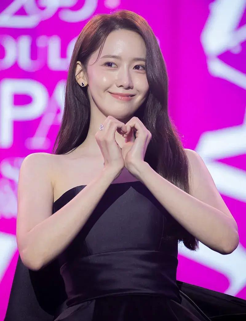 2023APAN red carpet, Lin Yoona and Li Junhao came into reality, and Li ...
