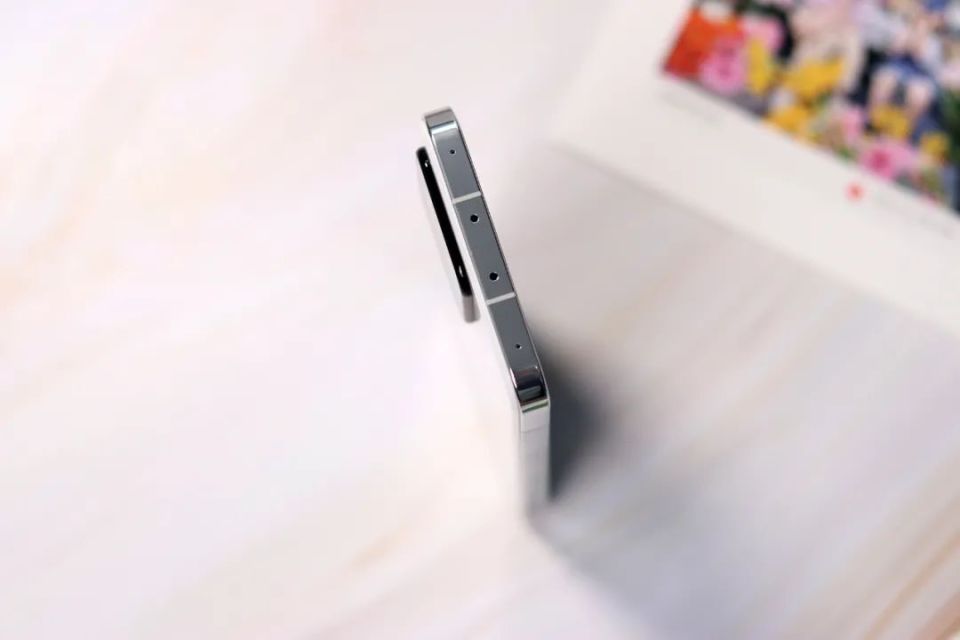 Xiaomi Snapdragon 8Gen2 flagship, 4500mAh + Leica triple camera + 120Hz, and IP68 + 6.36 inches ...