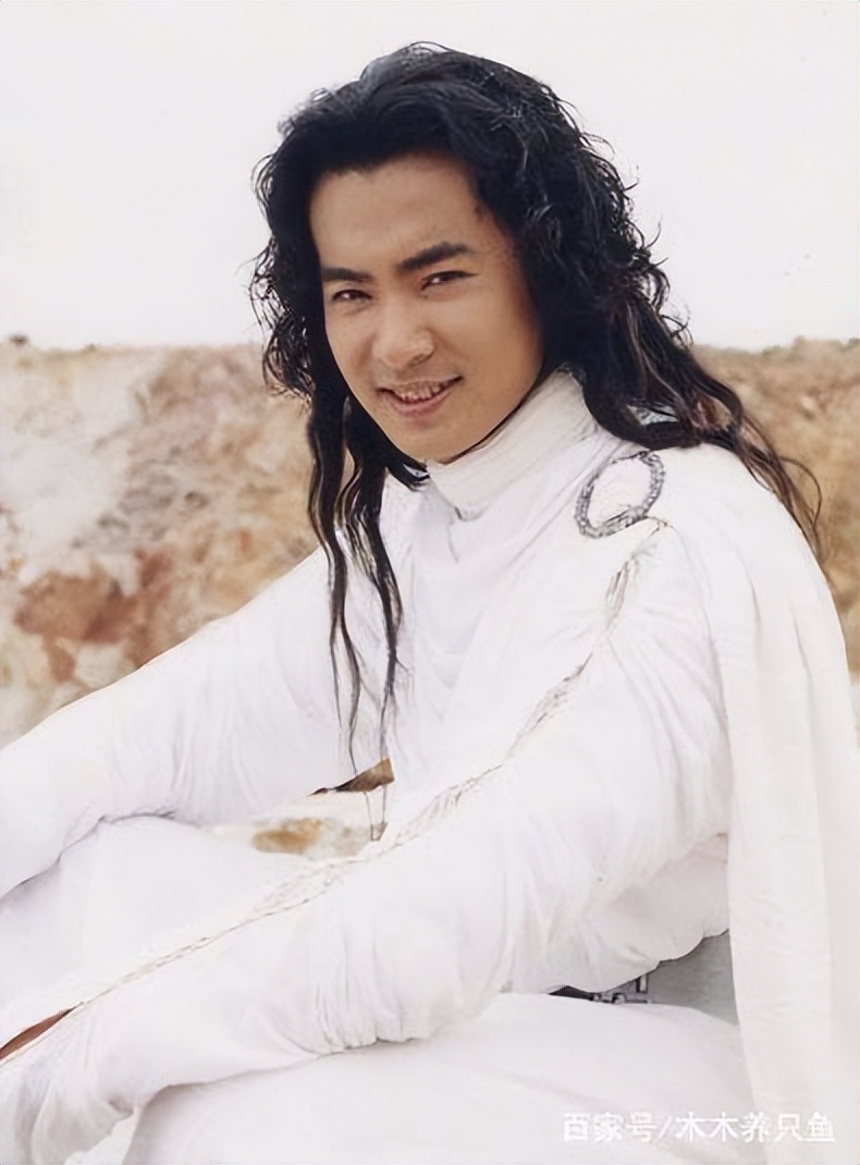 Costume male god Yu Bo, a powerful actor who knows how to do business ...