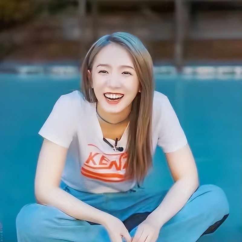 Laughing dead, without a single masterpiece, but being praised as the ...