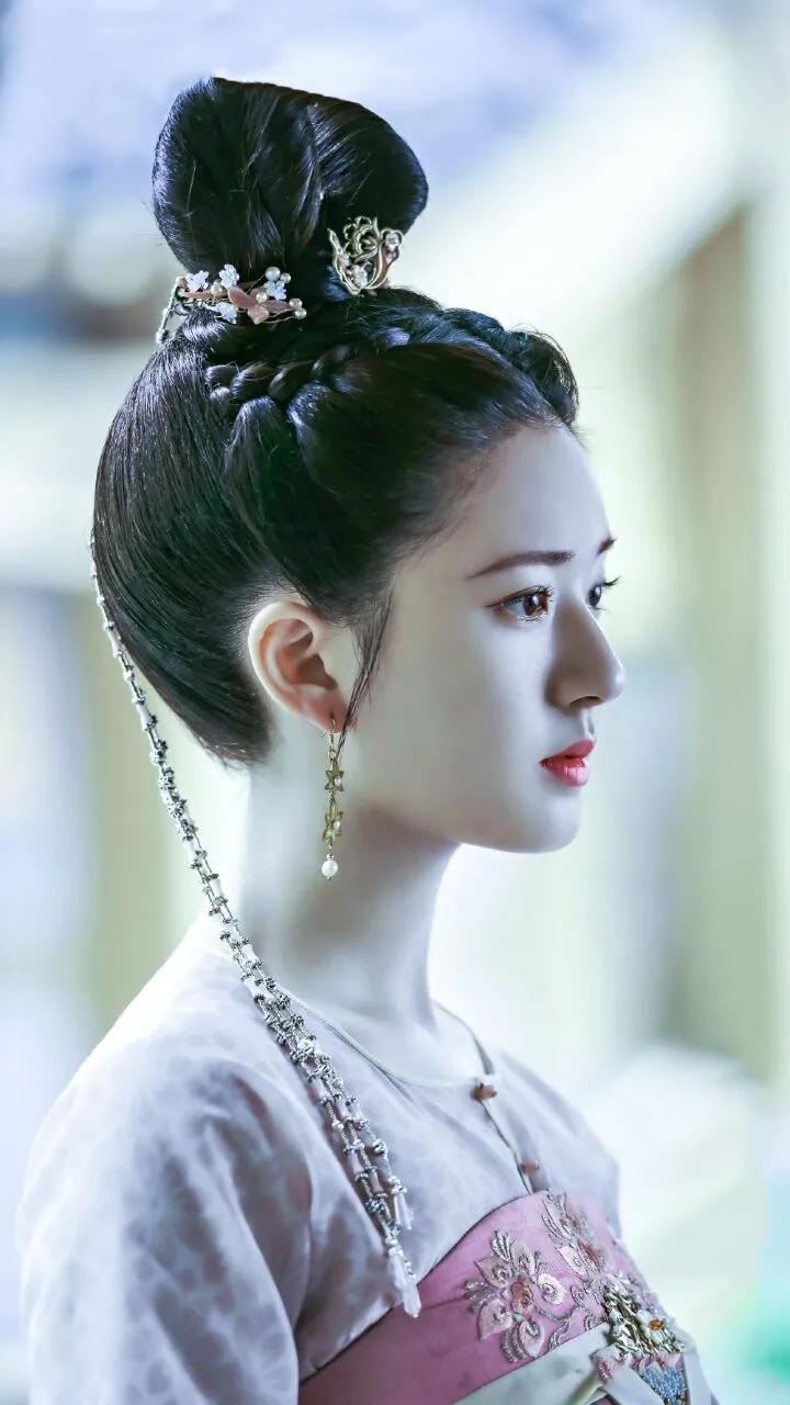 Zhao Lusi Ancient Costume Atlas - iNEWS