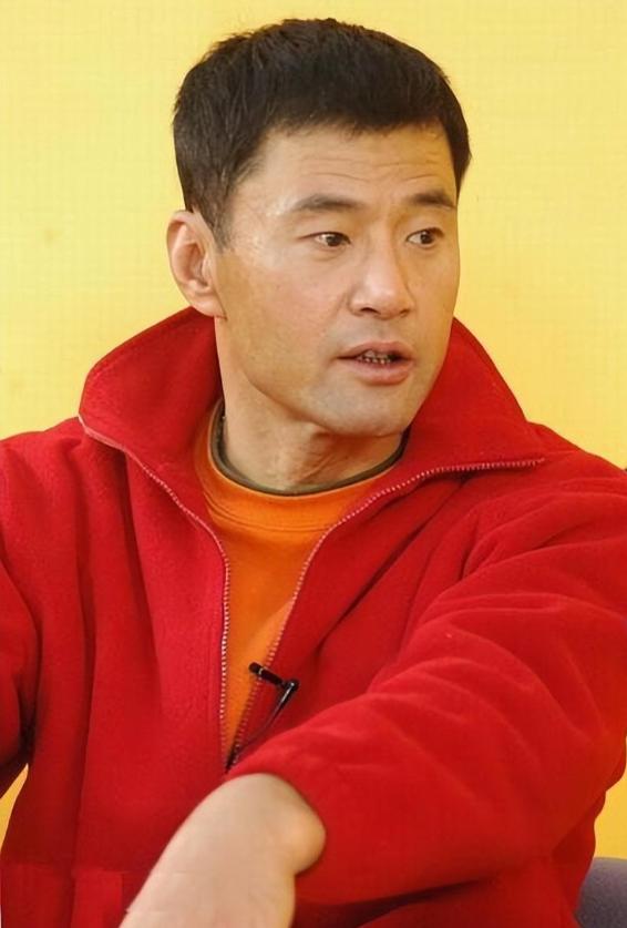 Yu Rongguang: I earn money and cook meals. I have been married for 35 ...