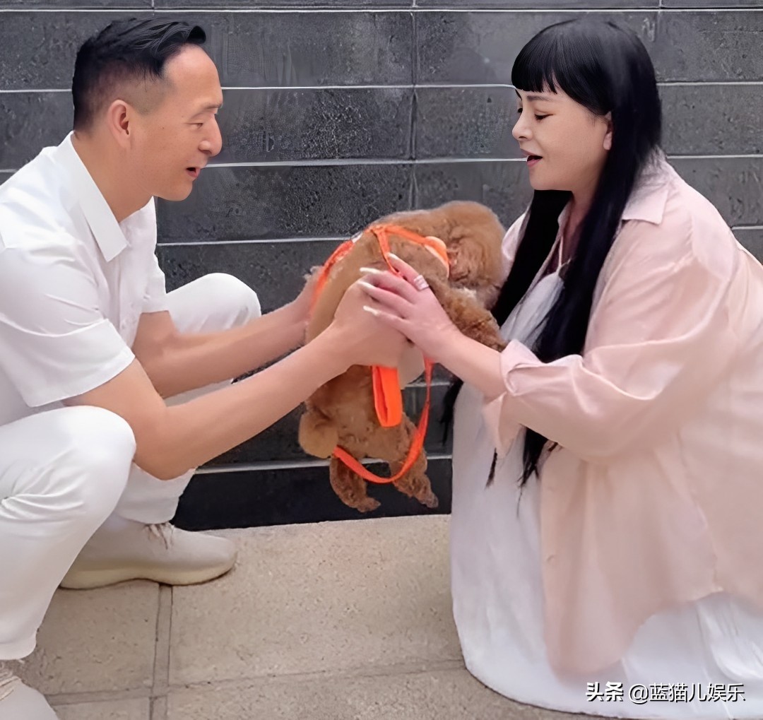 A recent photo of 59-year-old Qian Baihui has been exposed, and her ...