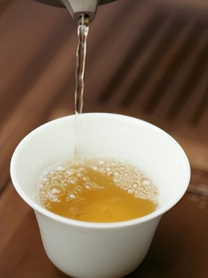 The "foam" on the surface of the tea soup - tea saponin - iNEWS