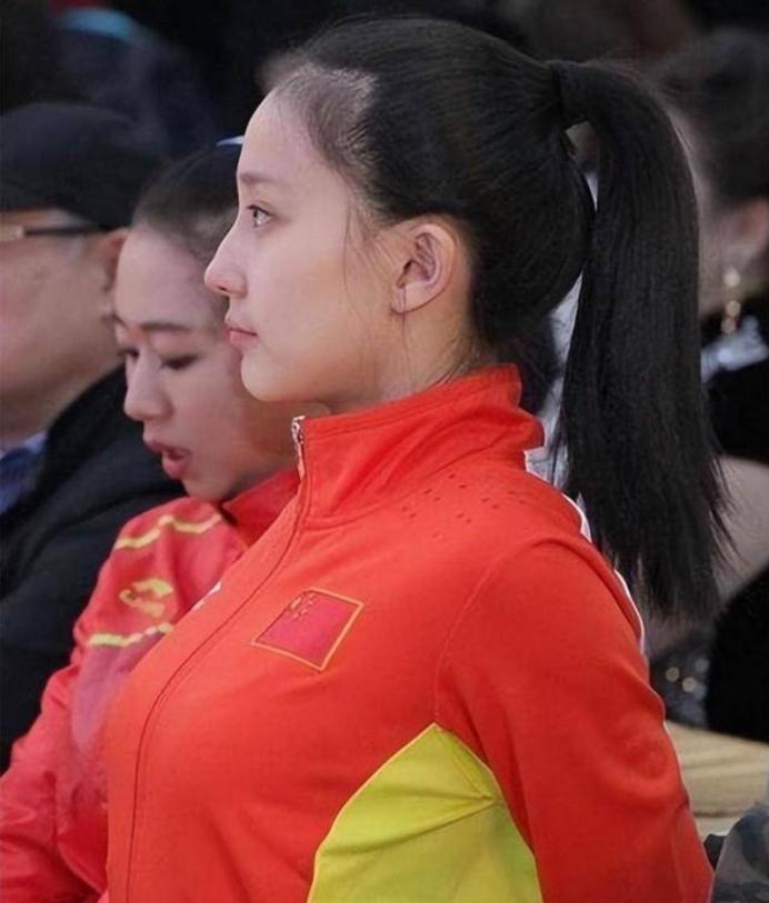 Gymnastics goddess Zhang Doudou: became popular with her chest-high ...