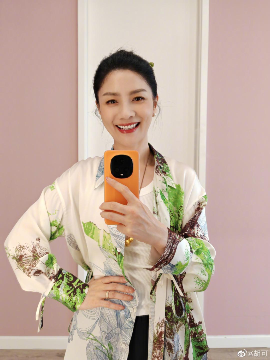 Hu Ke posted a family portrait! Sha Yi is a greasy uncle with an ...