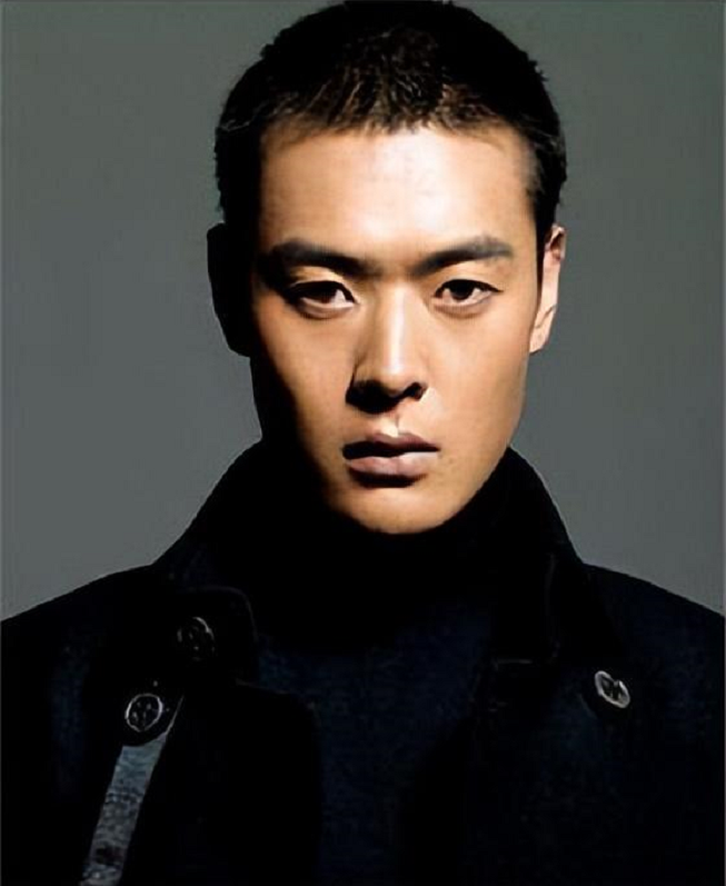 Zhang Tong, why did he "fall down" like this? - iNEWS