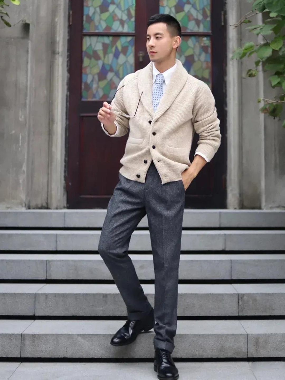 This is the least greasy middle-aged man I have ever seen: no clothes ...