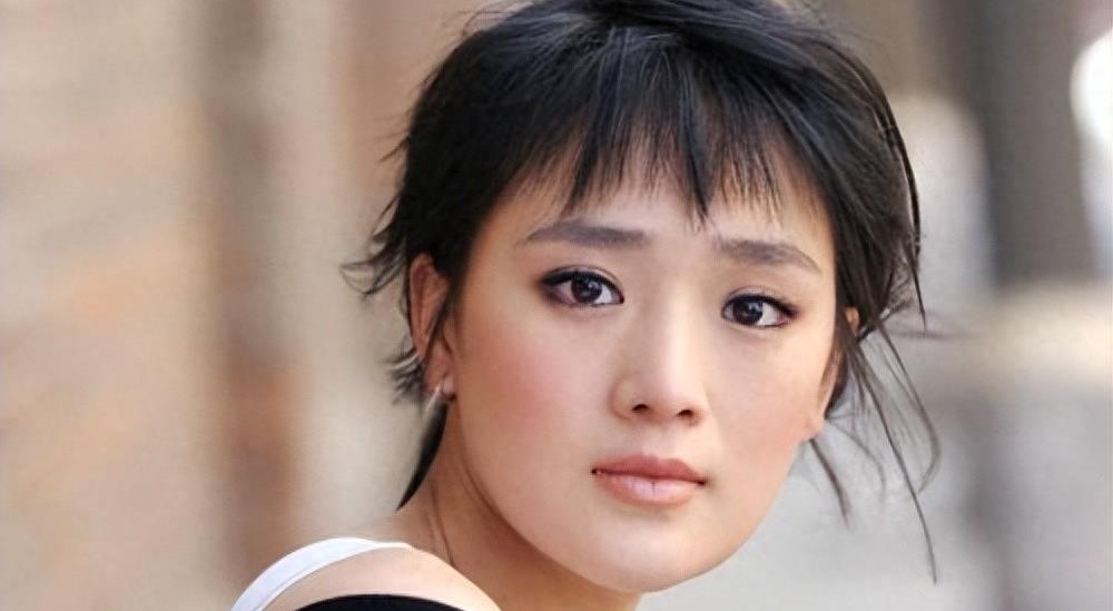 She was once Gong Li's "royal double", but she became popular because of "Parents' Love" and ...