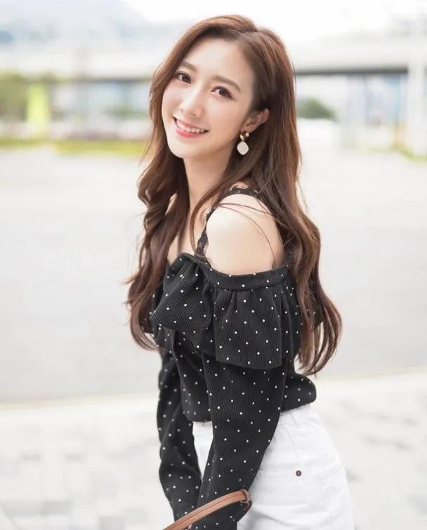 The most beautiful Hong Kong sister He Yiting - iMedia