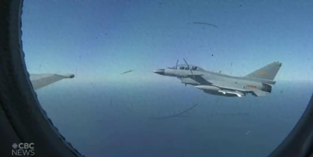 "Only 5 meters away from the Canadian reconnaissance plane"! Chinese ...