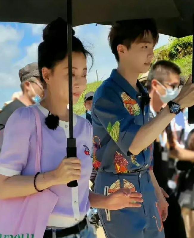 "Chinese Restaurant 6" premieres tonight, Huang Xiaoming returns, Yin ...