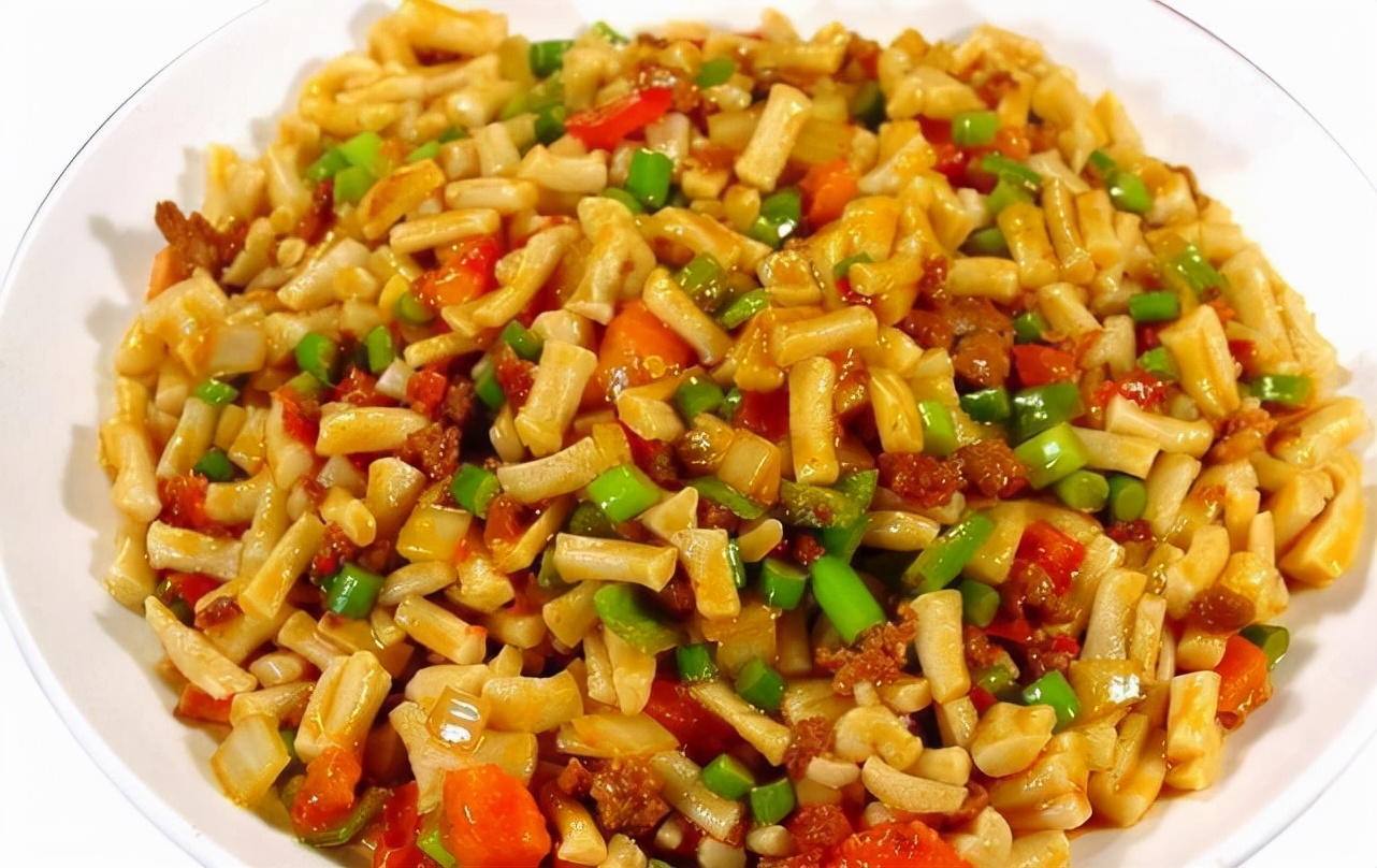 Xinjiang Ding Ding Fried Noodles - iNEWS