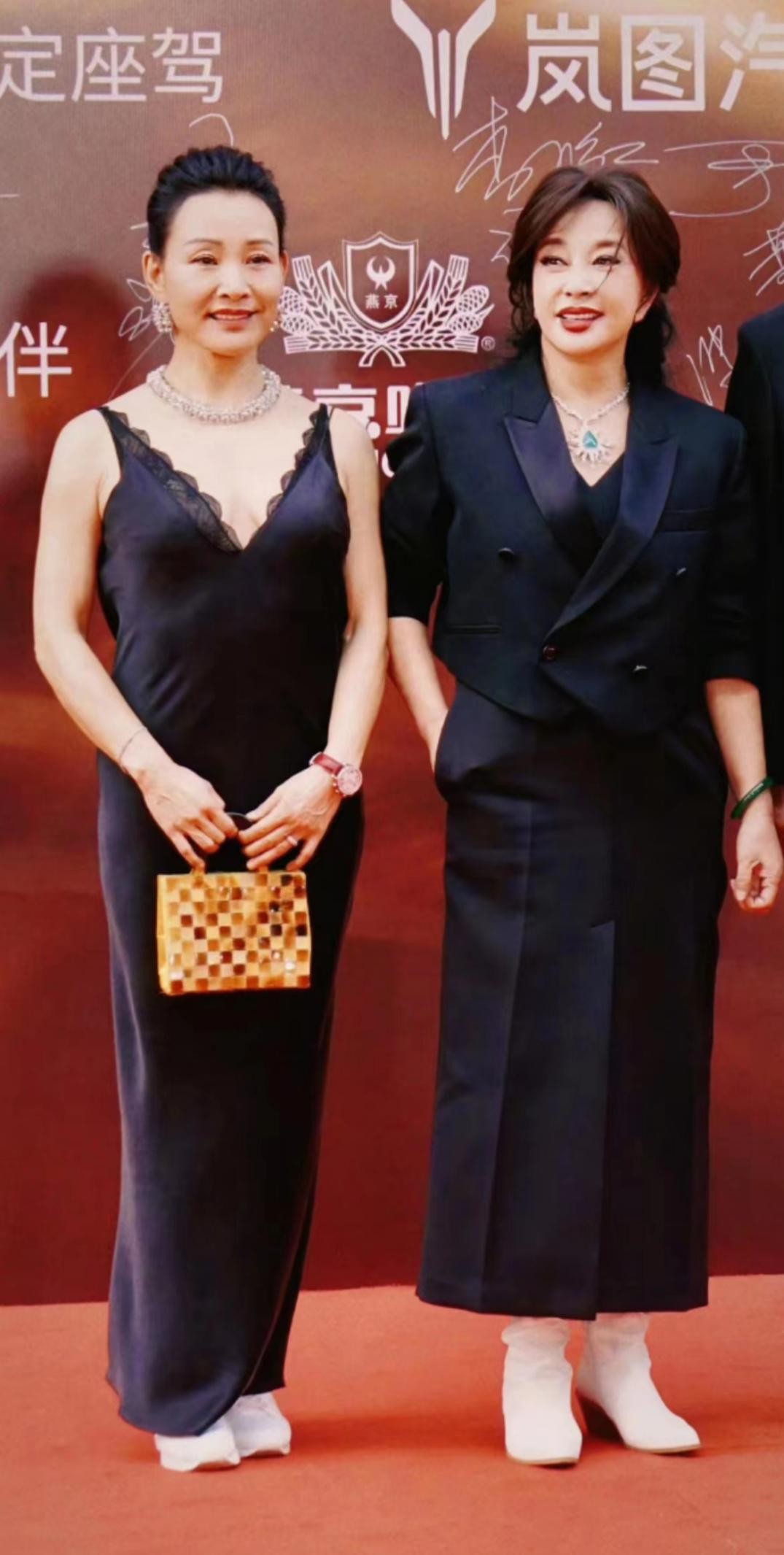 Liu Xiaoqing's face can't bear it anymore, the 62-year-old Chen Chong ...