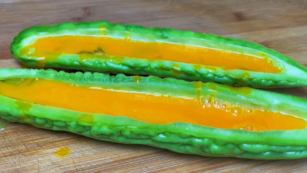 Bitter gourd is so delicious, fresh and fragrant, crisp and refreshing ...