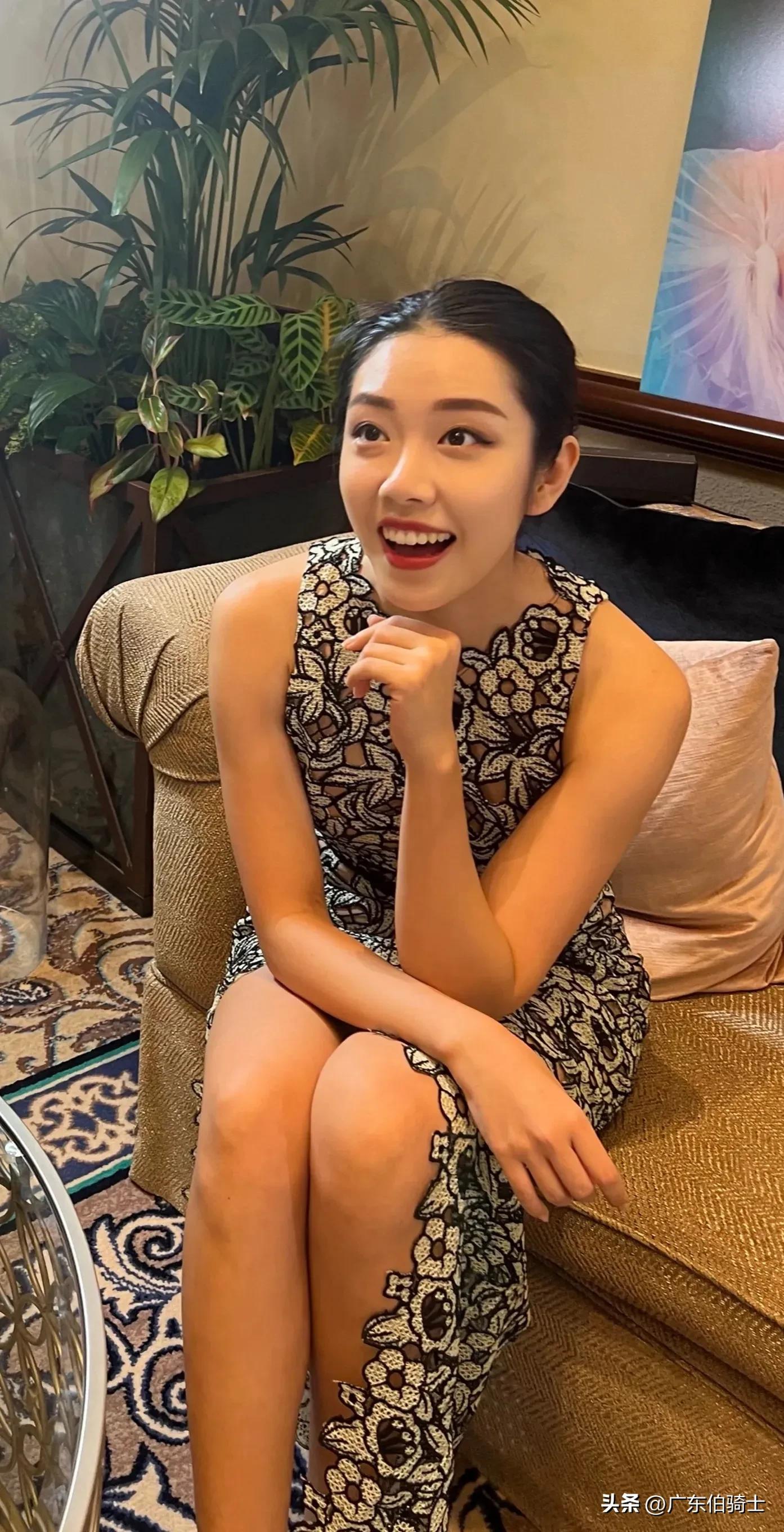 Selected photos of host Zhang Ruixue (1) - iNEWS