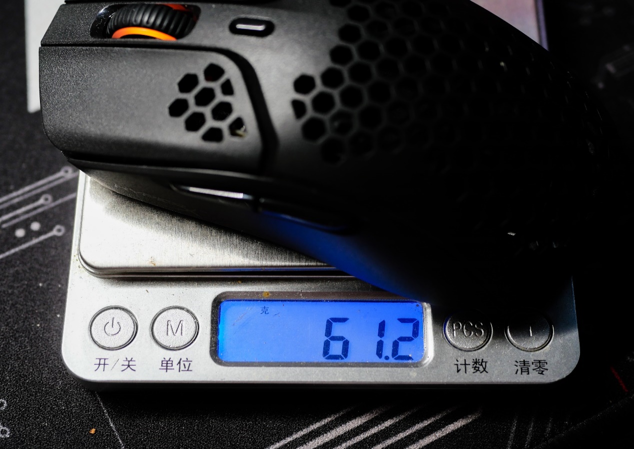 The dazzling "hole" mouse, the experience of using the HyperX gaming ...
