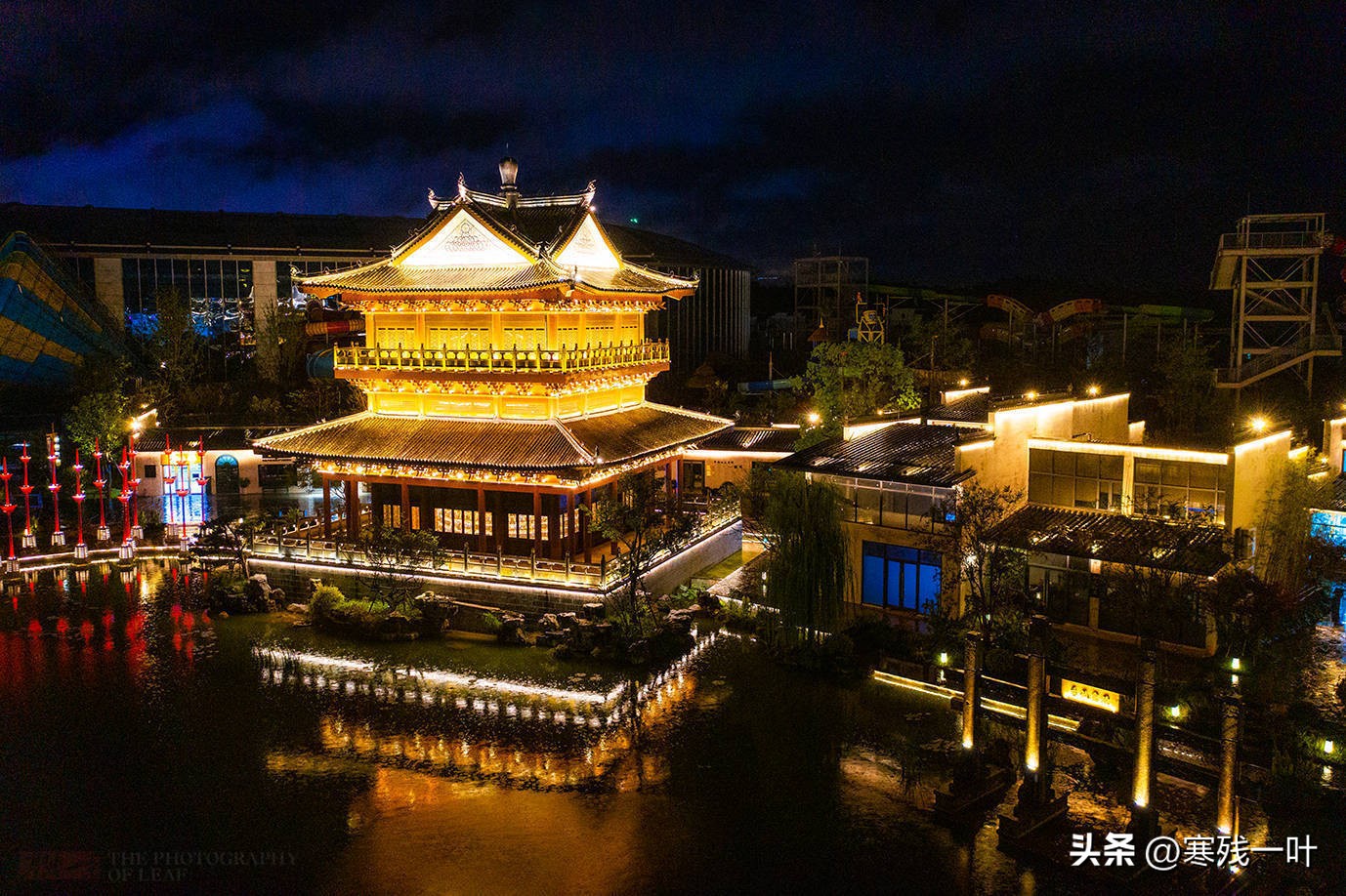 A library in Jiangxi has become popular, and its peculiar bookshelf ...