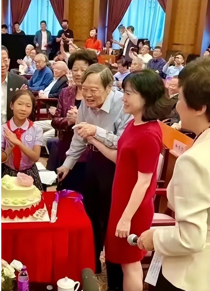 Recent photos of Weng Fan living in Japan for a long time are exposed ...