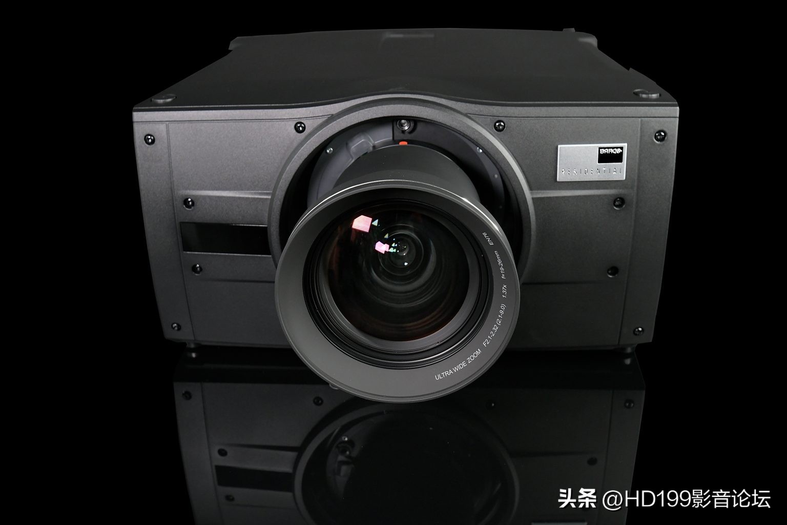 Comparison of three high-end 4K projectors: BARCO BRAGI CS, JVC DLA ...