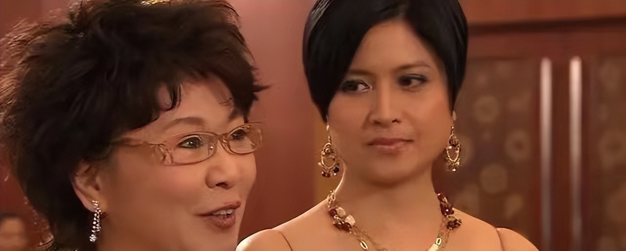 Mrs. Kang in "Jewelry", she is the happiest woman in the whole play - iNEWS