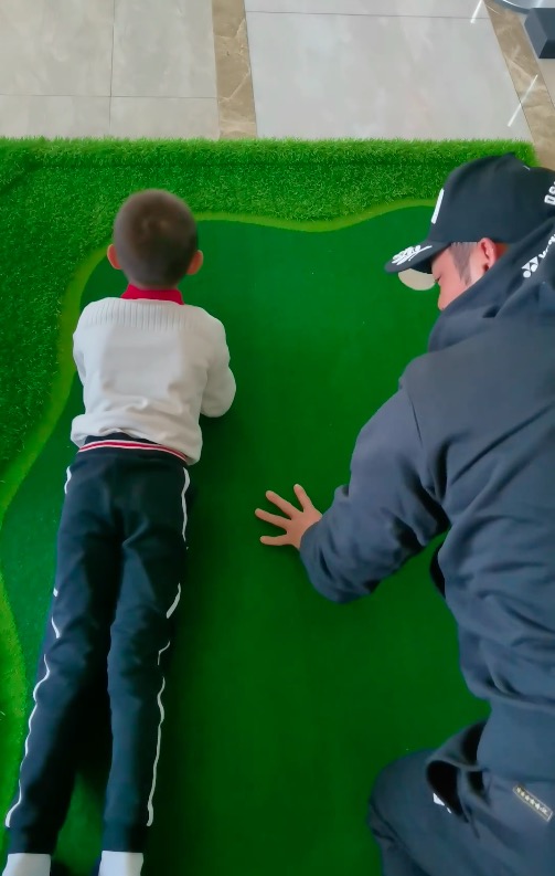 Xie Xingfang share the Lin Dan father and son competition plank!The son ...