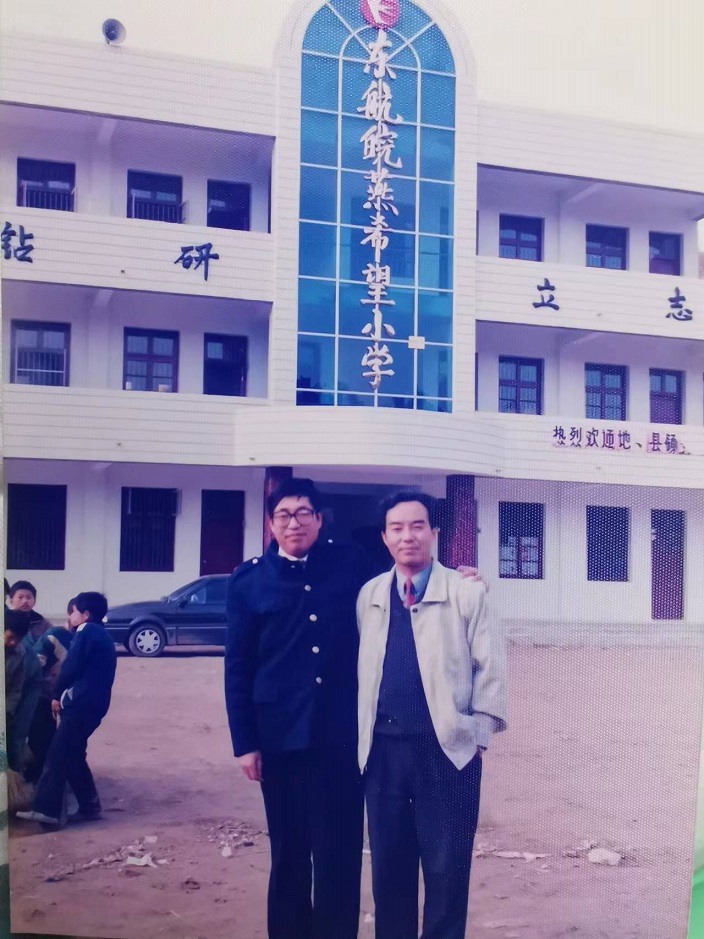 Five-star captains of China Eastern Airlines, Deng Qingfeng and Sun ...