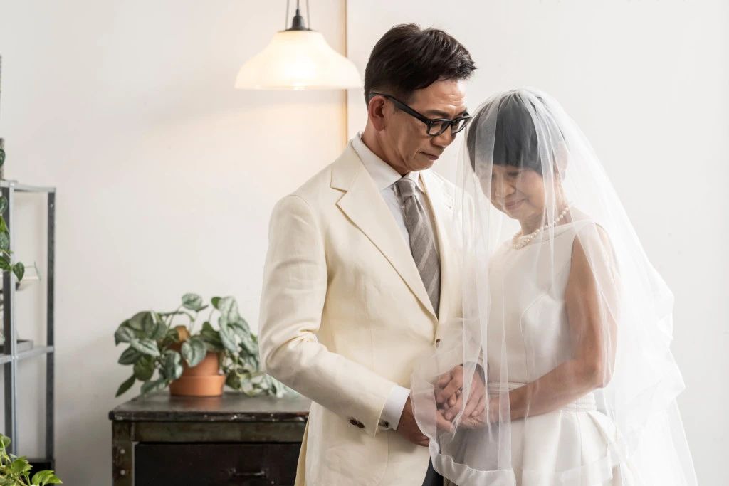 The 59-year-old drama bone low-key married his 7-year-old girlfriend ...