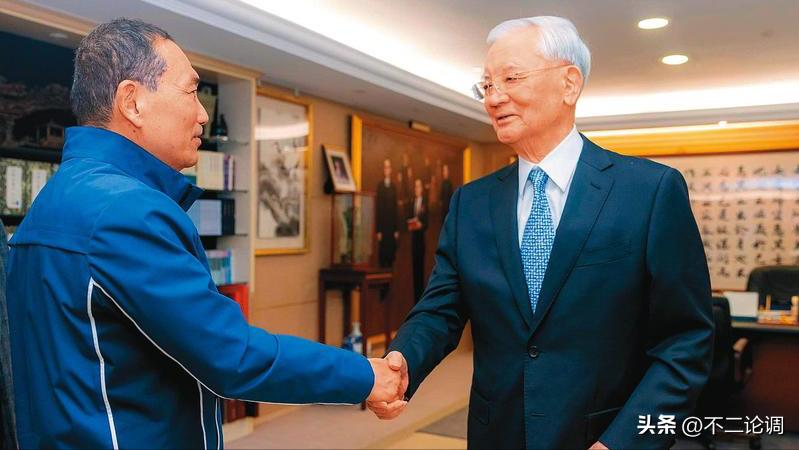 On June 25, Han Guoyu refused to be in the same frame with him, how Hou ...