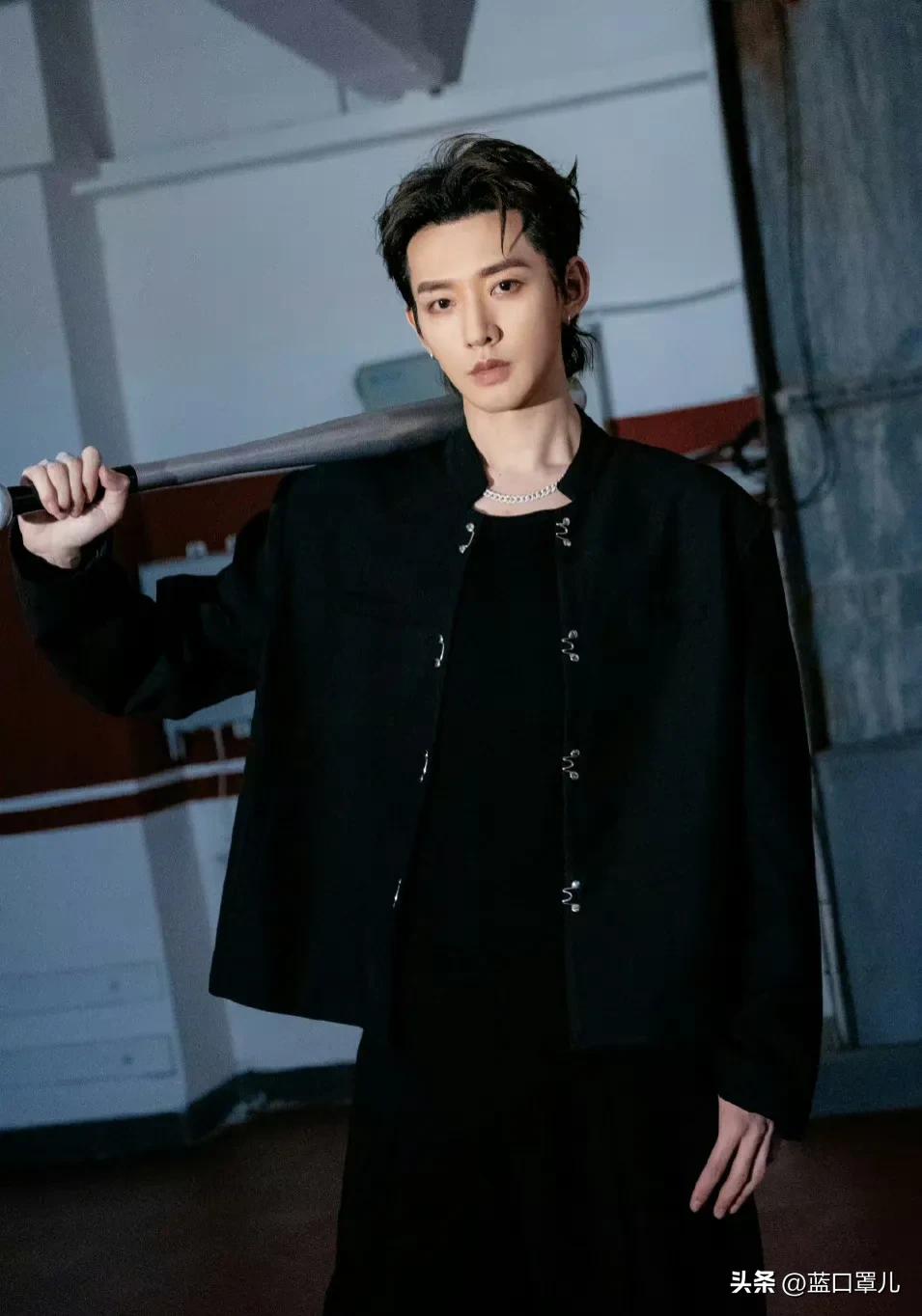 Deng Wei did not graduate from university? Netizen: They are too good ...