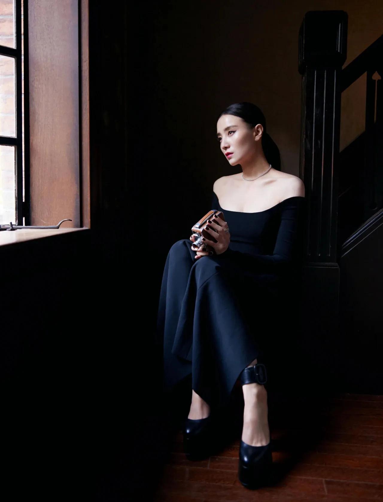 Song Jia; the award is soft, the multi-faceted actress portrays classic ...