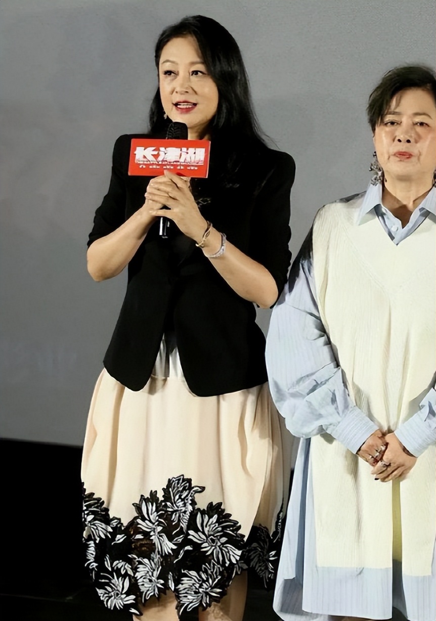 55-year-old Chen Hong couldn't hold back anymore! The cheeks are loose ...