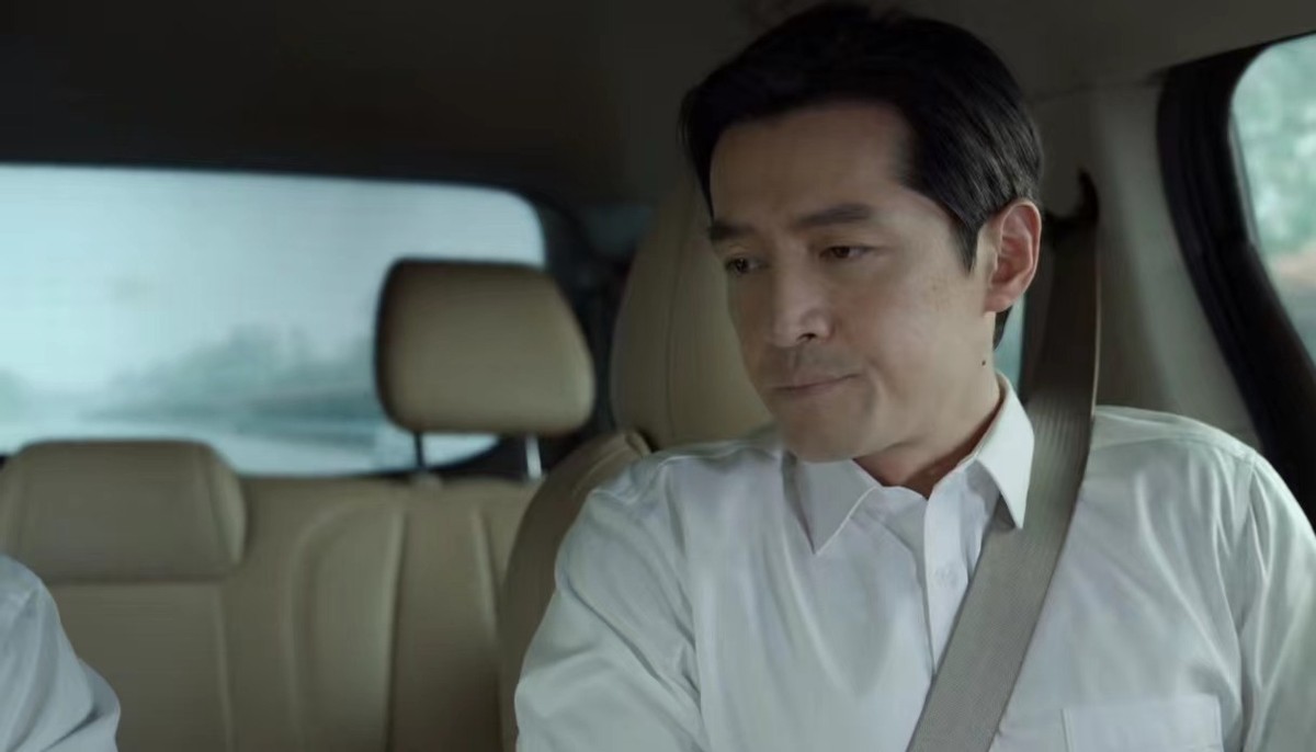 After performing "The World", he turned around and became the ...