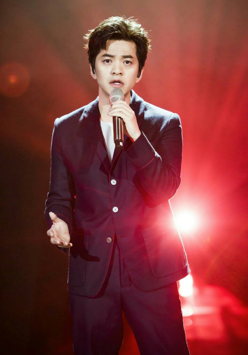 Li Jian: Married the girl I met at the age of 10, and was still in the ...