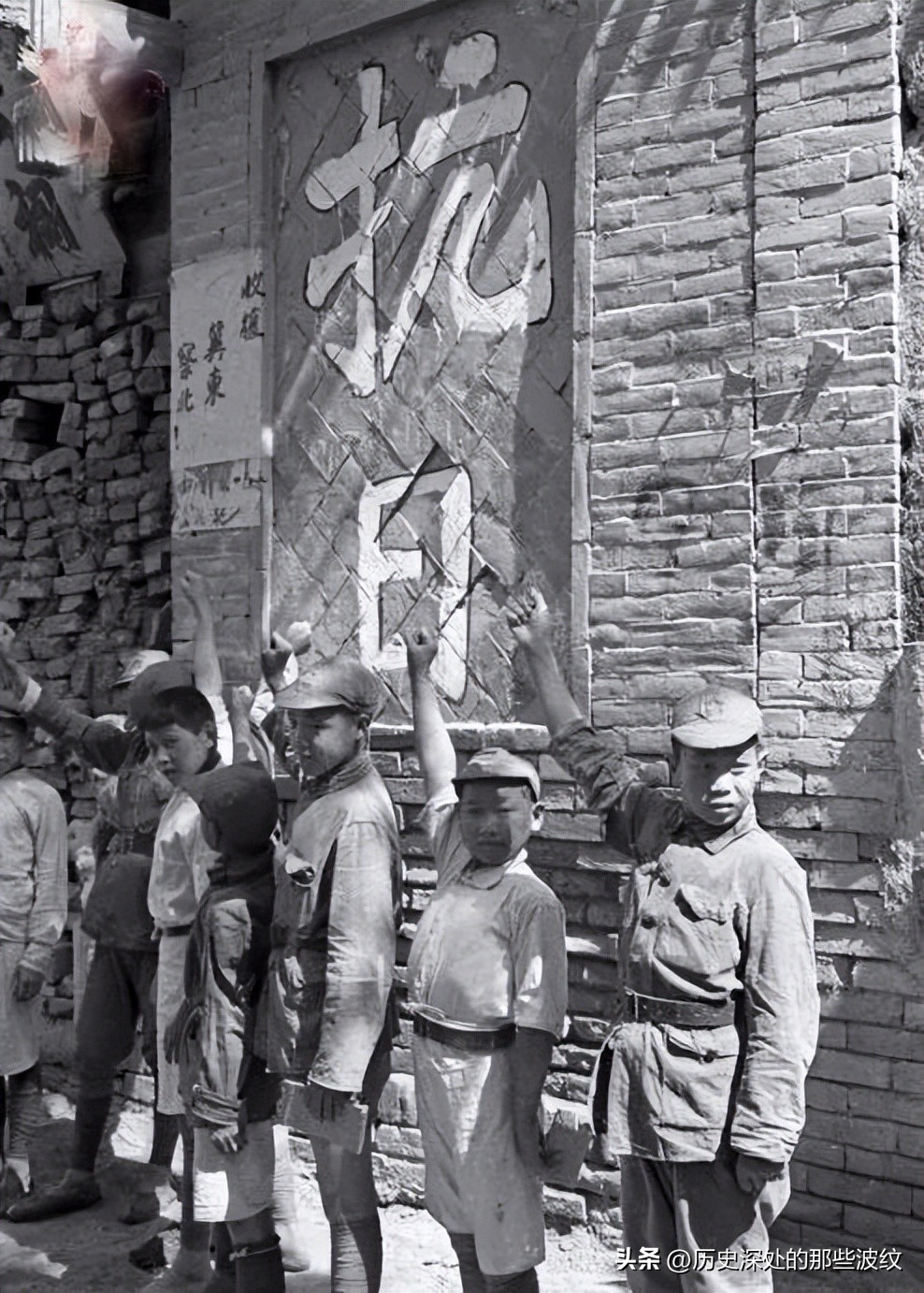 "Romance to the West", the group of Little Red Army written by Snow - iNEWS