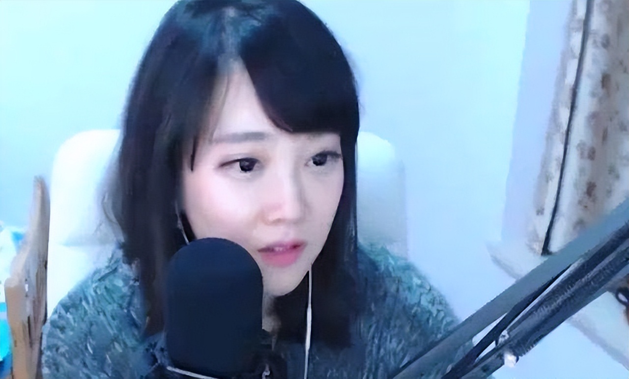 Is Feng Timo cold?After plastic surgery, the face gap is a bit big ...